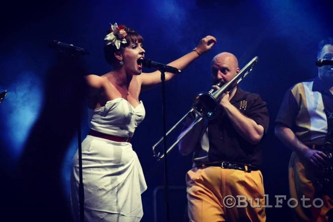 Victoria Bass | Check availability, price and reviews