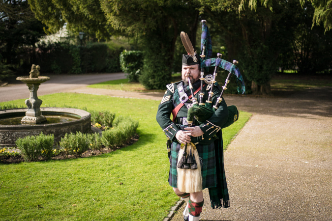 Andrew Brian - Highland Bagpiper | Check availability, price and reviews